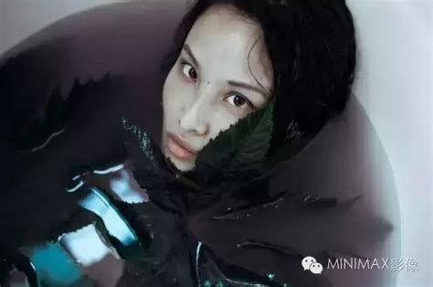 一位喜歡拍裸體概念人像的女攝影師 每日頭條
