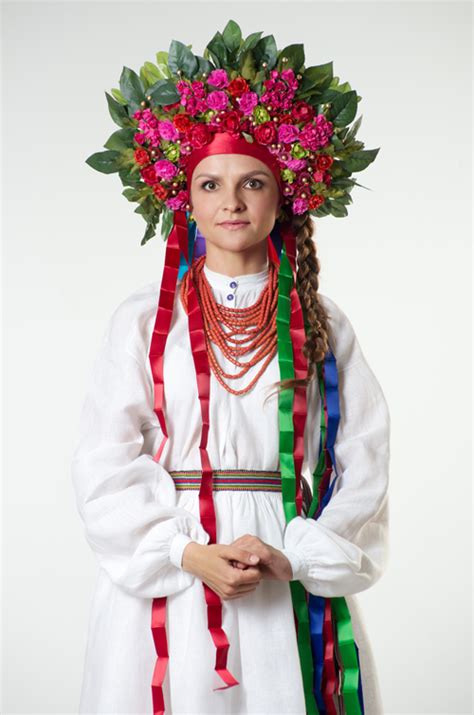 Жіноче весільне вбрання Етнопарк “Ладомирія”