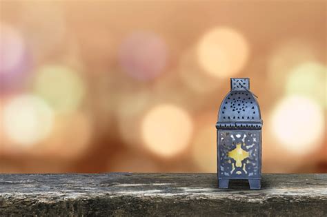 라마단 카림 배경 이드 램프 또는 이슬람교 이슬람교도 종교적인 금식 달 골드 촛불 빛 Bokeh에 아랍어 랜 턴 0명에 대한 스톡 사진 및 기타 이미지 Istock