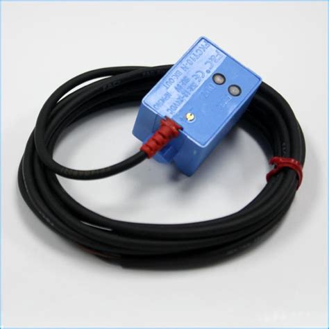 12mm Boru Hattı Kapasitif Proximity Sensör 12 Volt Normal Açık Algılama