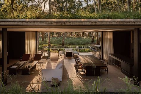 Gonzalo Bardach Tops Argentinian Forest Retreat With Garden Roof