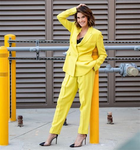 Вујко ѝ ја злоставувал на 5 години скрши 2 ребра снимајќи ги „Очајни