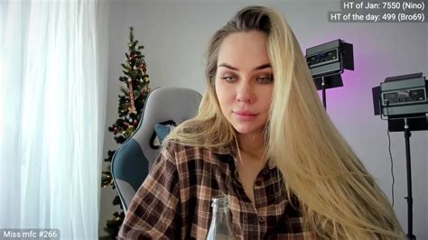 Linda0nlines Live Show On 01112026 At Myfreecams
