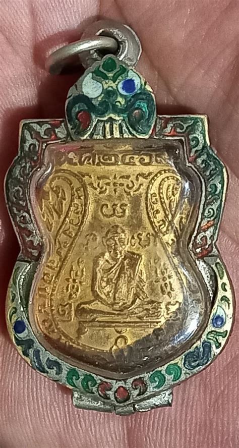 หลวงพ่อกลั่น Ennxo