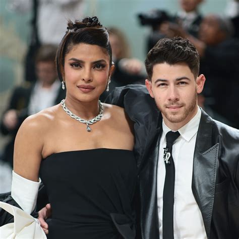 Priyanka Chopra S Cheeky Bikini Photo With Husband Nick Jonas Has Us Blushing HELLO