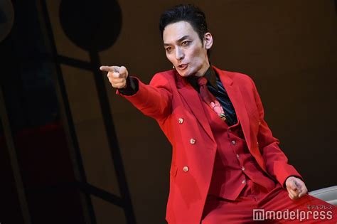 画像1235 草なぎ剛が叫び踊る、sexyな絡みも “ギャング”降臨で新境地＜アルトゥロ・ウイの興隆＞ モデルプレス