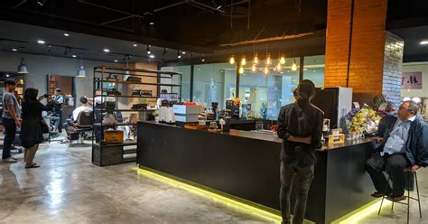 Redbox Barbershop Csb Mall Tampil Dengan Wajah Baru Cirebon Bribin