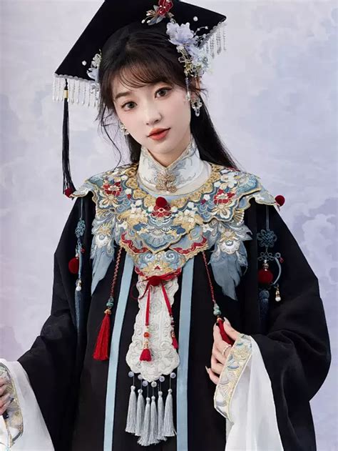 十三余小豆蔻儿 君心凌云 学士服毕业服马面裙搭配云肩明制汉服女 淘宝网 花瓣网