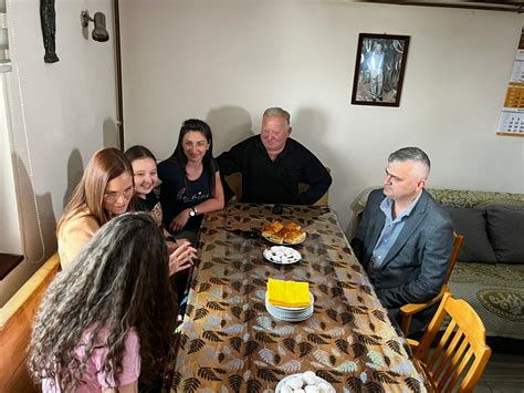 Ministarka Sara Pavkov U Poseti Porodici Iz Šljivara