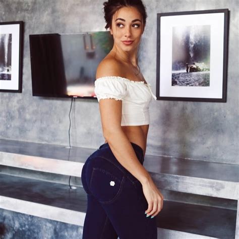 Danielle Robertson Image