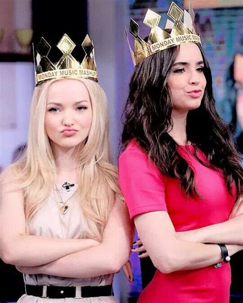 Dove Cameron And Sofia Carson Famosos Actrices De Disney Celebridades