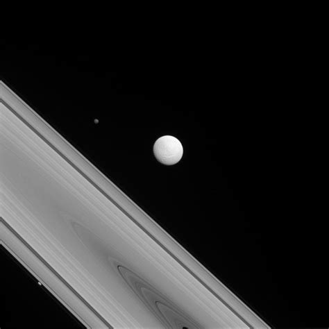 Bildveröffentlichung Cassini Tethys Hyperion Und Prometheus Ein