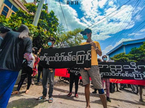 Khit Thit Media On Twitter အကြမ်းဖက် လူသတ် ဖက်ဆစ် စစ်ခွေးများ ပစ်ခတ်မ