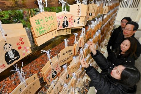 受験シーズンまもなく合格祈願の絵馬ずらり 福井県内の神社生徒や家族が次々参拝 学校教育 催し文化 社会 福井のニュース
