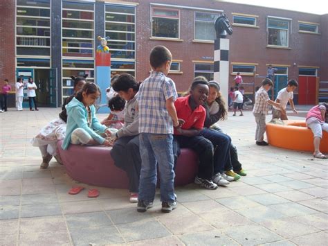 Bank Loop 2st School Concept Bv