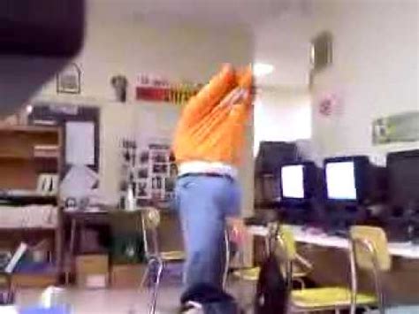 Dude Stripping In Class Caught On Camera No Nudity YouTube