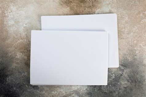 그런지에 격리된 빈 전단지 포스터 A4 또는 A5 용지 모형 디자인 장소 0명에 대한 스톡 사진 및 기타 이미지 0명 공란 깨끗한 Istock