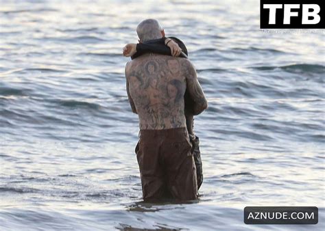 Kourtney Kardashian Sexy Seen Flaunting Her Hot Figure Alongside Travis Barker Celebrating Their