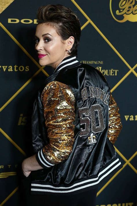 Download Free Alyssa Milano Gorgeous In Red Dress Wallpaper