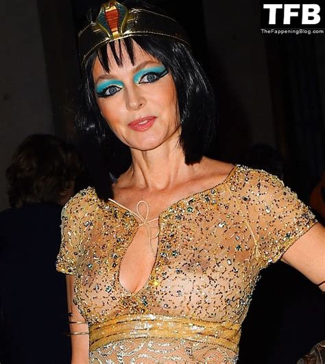 Heather Graham Flashes Her Nude Tits As She Attends Heidi Klums St