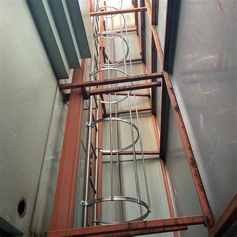 고정식 수직 안전 사다리 등받이울 설치 기준 및 방호울 제작 시공 네이버 블로그