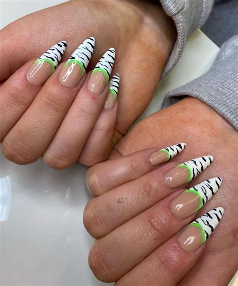 24 Zebra Print Nail Art Designs