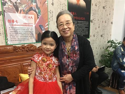与容嬷嬷扮演者同台 杜约帝丝毫不逊色各路大咖