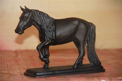 Модон сийлбэр Wood Carving Утас 94119871 гар урлал Урдай Онч ХХК