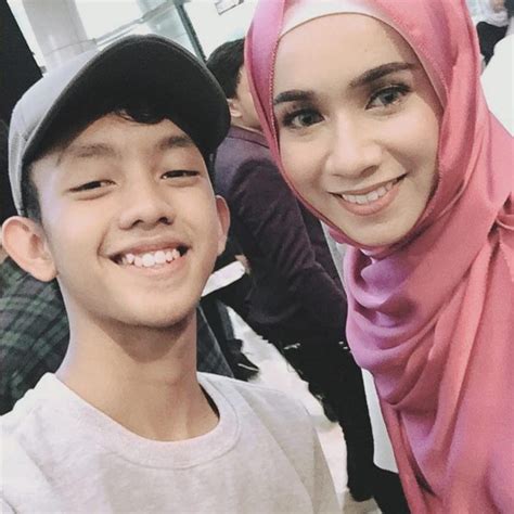 Koleksi Gambar Menarik Ismail Izzani