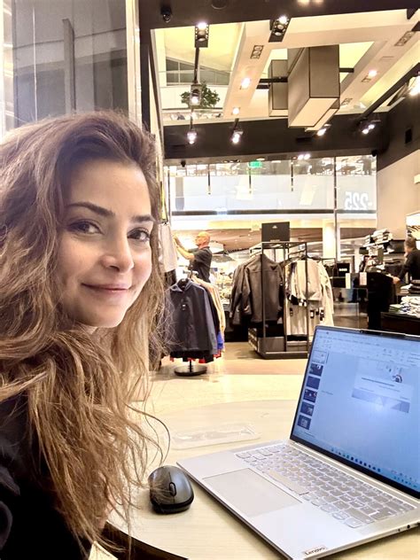 Sahar Talebi On Linkedin Sitting And Waiting For Your Flight Does Not Need To Be Boring Or