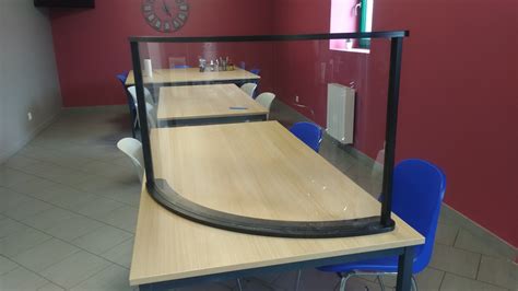 Plaque De Plexiglas Protection Covid 19 Separation Plexiglass
