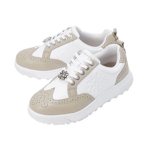 Standrews세인트앤드류스 여성 펀칭 메탈 별 심볼 스니커즈형 스파크리스 골프화 Sivillage 에스아이빌리지