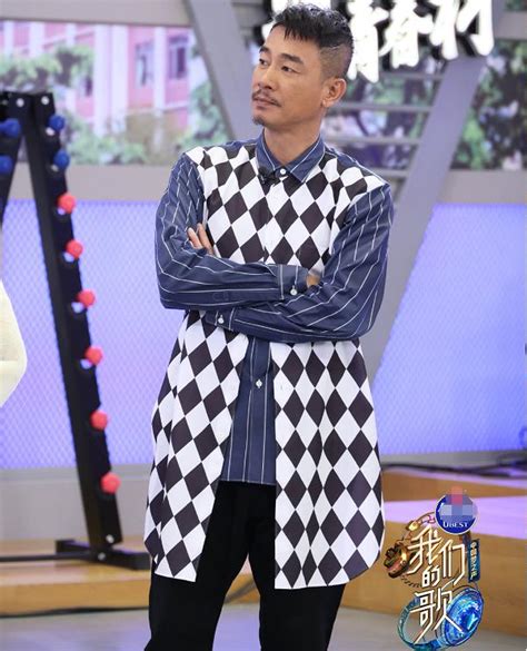 陳小春樸素裝扮超市購物，靠歌喉與回憶撈金，3套豪宅換著住 每日頭條