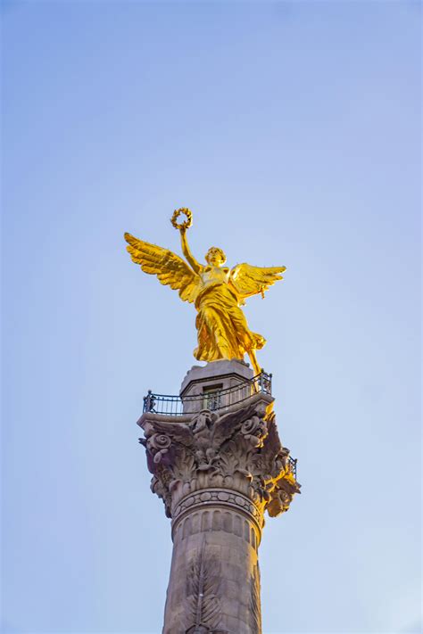 Cdmx 건축 골드 공공 기념물 공공 예술 관광 국가 상징 기념물 날개 낮 도시 경관 도시 풍경 도시의 독립 기념물 독립의 천사 동상 라 리포마