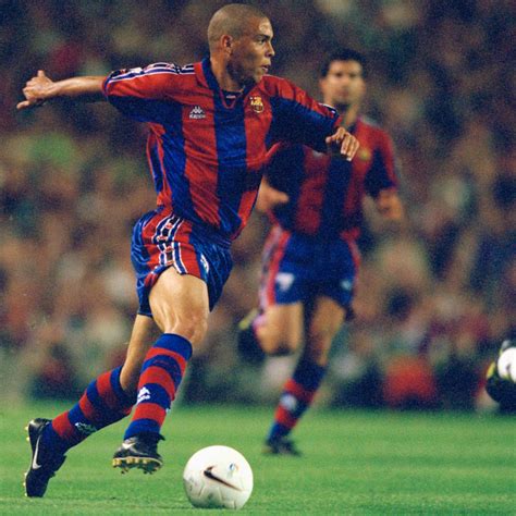 Ronaldo Nazario Debuted With Fc Barcelona 20 Years Ago 41 Off