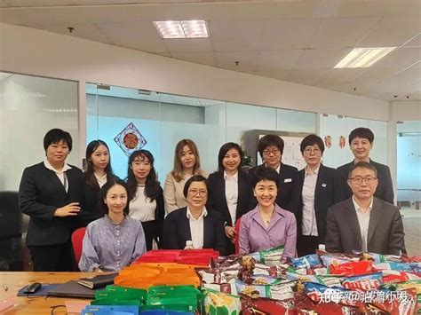 中国护照来新加坡要免签证了中国驻新加坡大使孙海燕已正式与新方商谈12月7日已正式宣布中新将互免签证30天 知乎