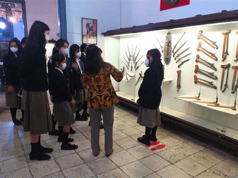 Secondary 1 Outing Class Berkunjung Ke Museum Radya Pustaka Surakarta