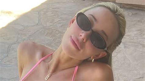 Mlb Wag Hayden Hopkins Shows Off Sizzling Bikini Body In Tiny Two