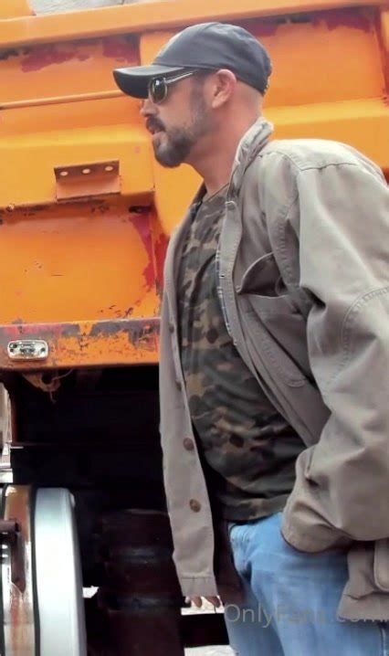 Hung Thick Construction Worker ThisVid
