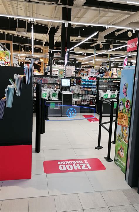 This Plexiglass One Way Gate That Can Literaly Be Interpeted Either