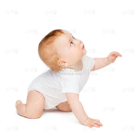 宝贝高清图片 白色背景上的婴儿爬行 白色背景上的婴儿爬行图片免费下载 5136274477 千图网pro