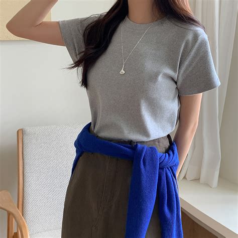 아더먼데이 피치면 톡톡피치 라운드 반팔티셔츠 여자면티 가을티셔츠 겨울반팔 면티 여자레이어드티셔츠 반팔티셔츠 가을신상 두꺼운반팔 이너템