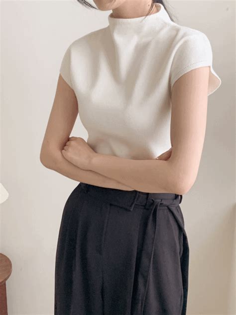 벨르미 [질좋은기본티💕 자체제작 ] 카렌 반팔 민소매 목폴라 터틀넥 하프넥 슬림 이너 캡소매 이너티 반목 여리 니트