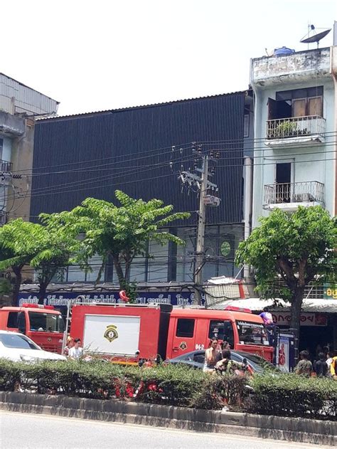 ในประเทศ ไฟไหม้อาคารพาณิชย์ 4 ชั้น ท่ามกลาง ปชช ร่วมเล่นสงกรานต์พระประแดง