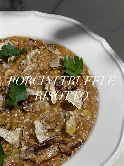 바찌서울 🍄 Porcini Truffle Risotto 깊고 고소한 포르치니 향이 한껏 배어든 크리미한 리조또 위로 트러플 오일이 은은하게 감돌며 입 안 가득 퍼지는