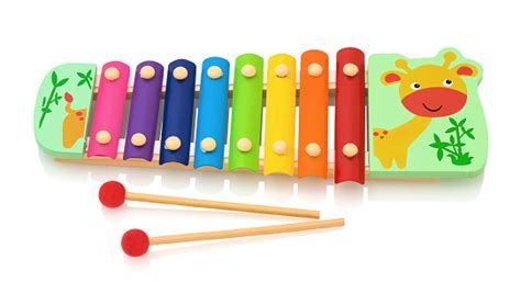 무지개 색된 나무 장난감 실로 폰 그림자 반사와 흰색 배경에 고립 다채로운 나무 Metallophone 장난감 흰색 배경에 고립 막대기로 실로 폰입니다 0명에 대한 스톡