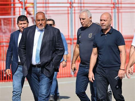 Бойко Борисов спешно в Пловдив Ще гледа как се строи храм но всъщност ще строява местния ГЕРБ