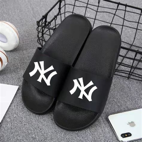 ️ถูกและดี ️ Fashion Home Slippers รองเท้าแตะ รองเท้าแฟชั่น ใส่สบาย รองเท้าแตะผู้ชาย รองเท้า
