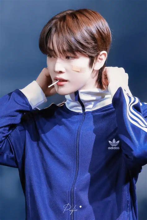 파란색 츄리닝은 분명 백수의 상징이었는데 팬플러스 커뮤니티