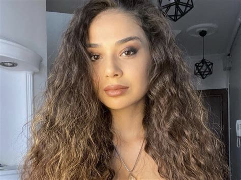 Turkish Influencer Faces Jail Time For Joke Photos At A Sex Museum Hollywood Unlocked